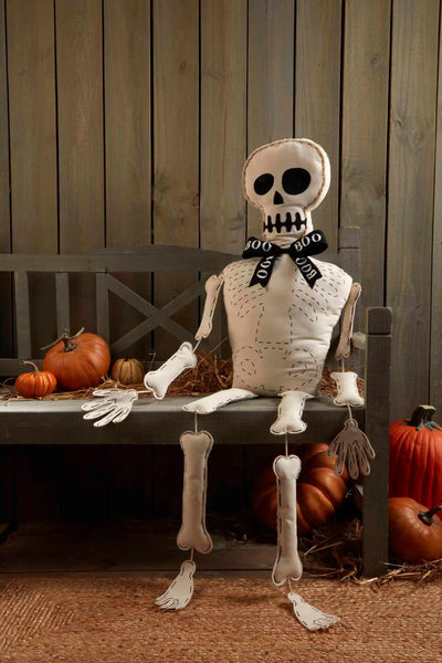 Skeleton Sitter Mud Pie – The Bugs Ear